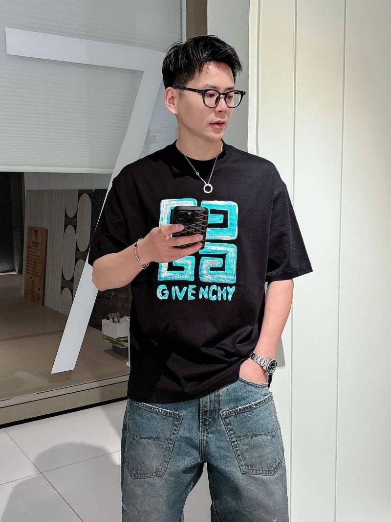 Inexpensive Givenchy T-Shirts