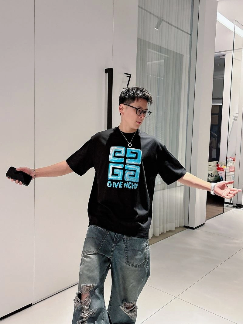 Inexpensive Givenchy T-Shirts