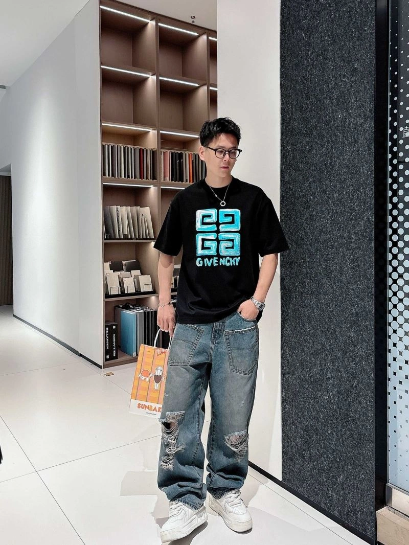 Inexpensive Givenchy T-Shirts