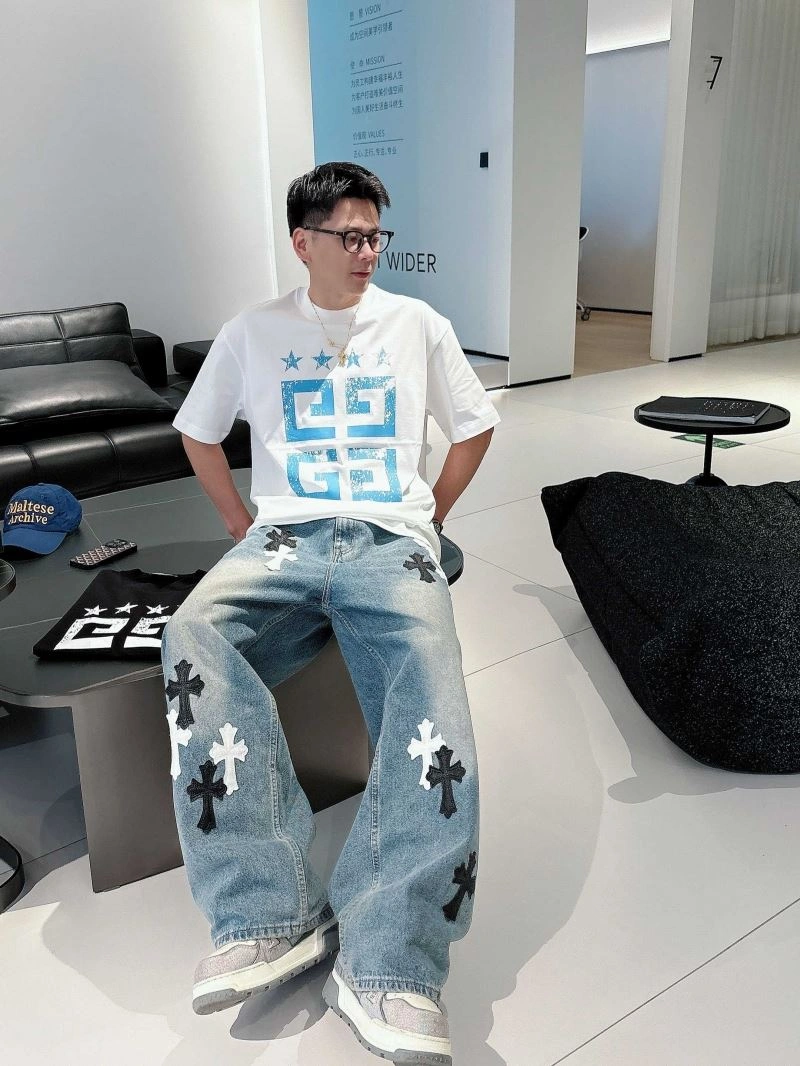 Indistinguishable Givenchy T-Shirts