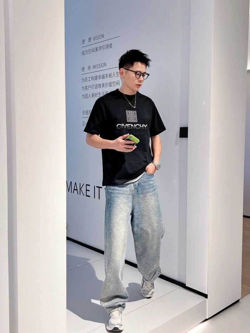 Givenchy T-Shirts