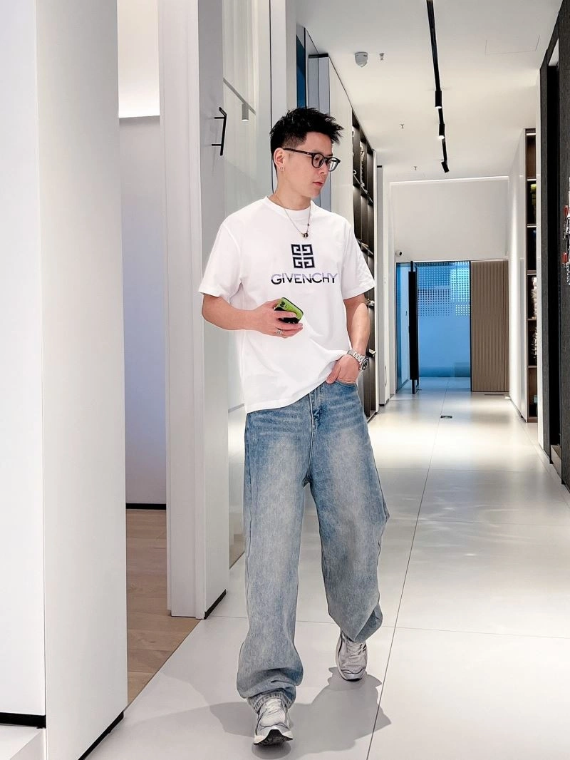 Indistinguishable Givenchy T-Shirts