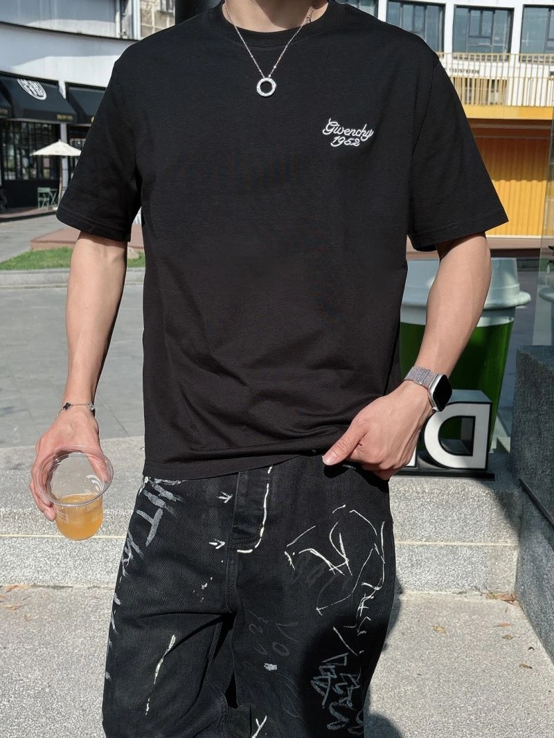 High accuracy Givenchy T-Shirts
