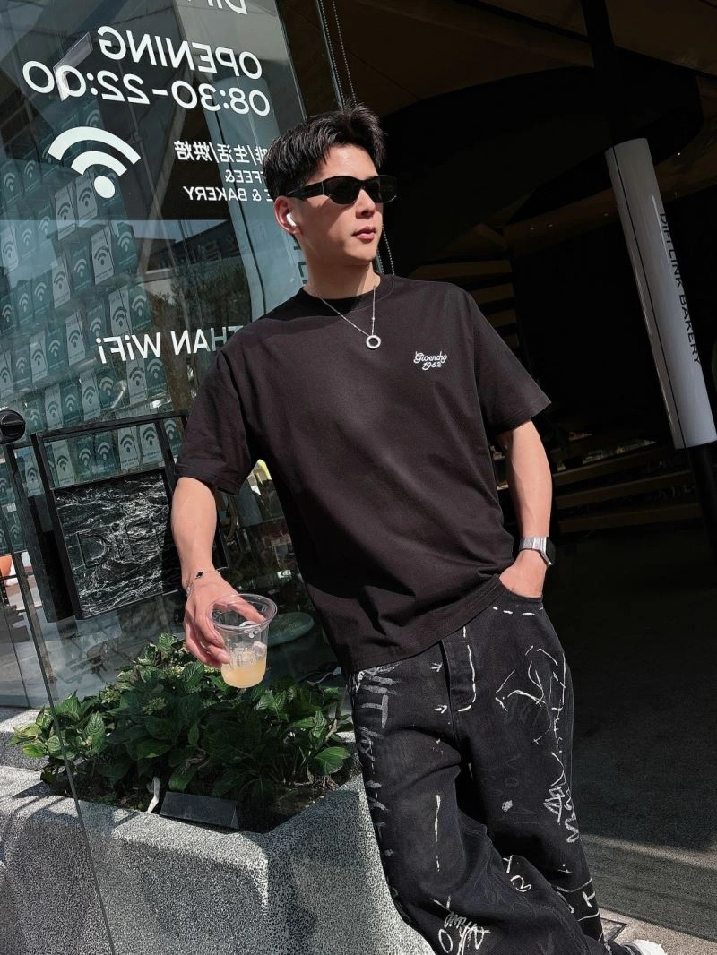 High accuracy Givenchy T-Shirts
