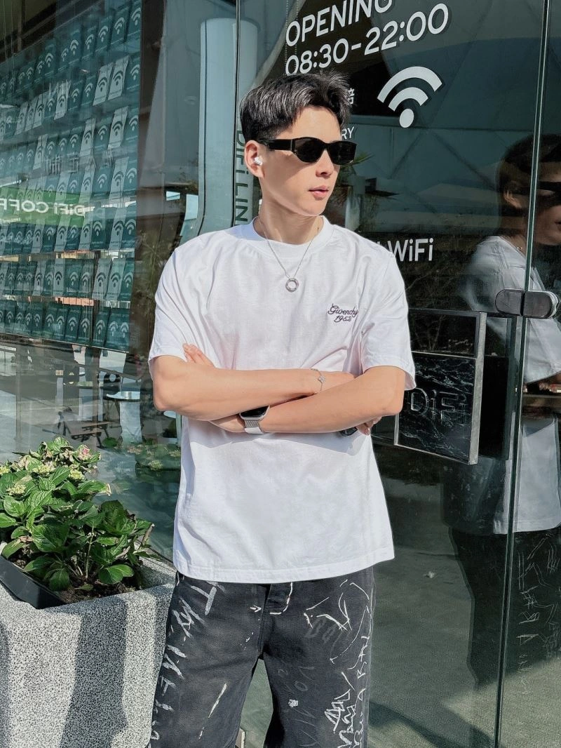 Givenchy T-Shirts