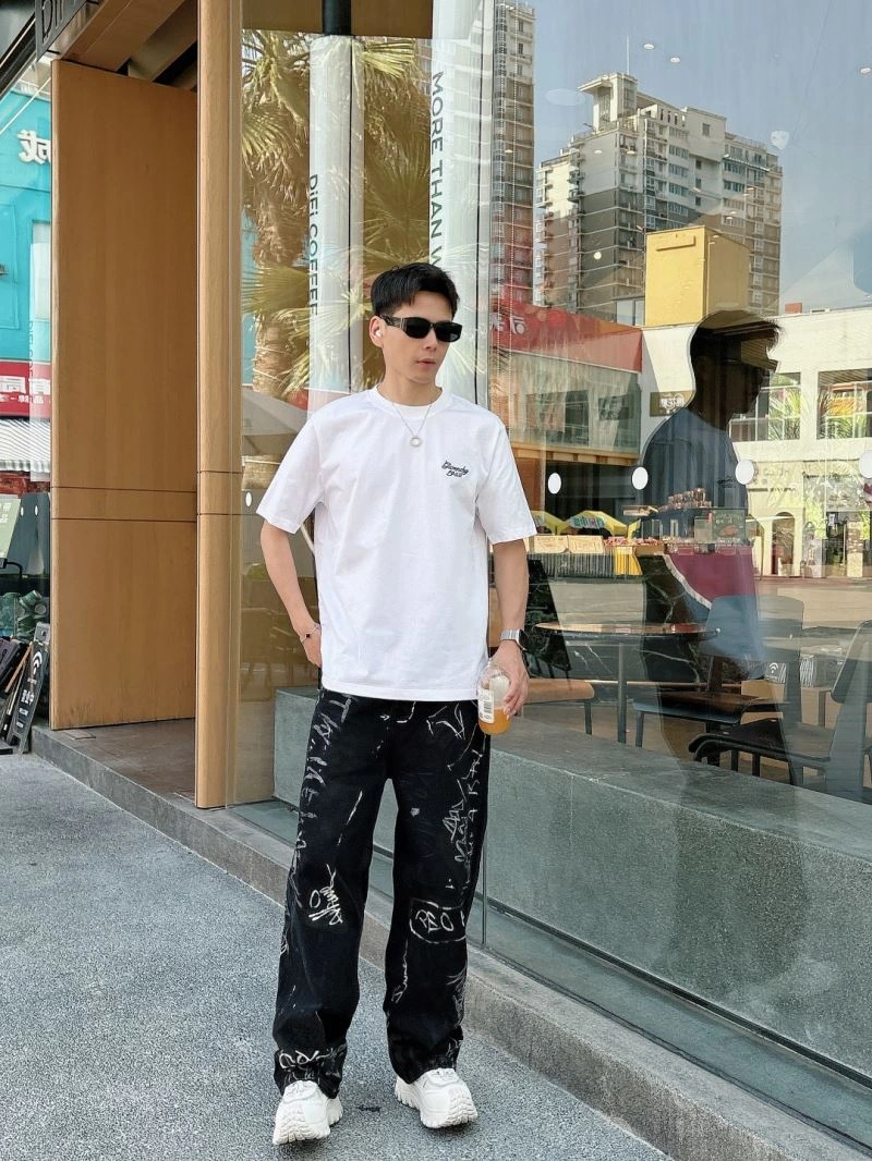Accurate model Givenchy T-Shirts