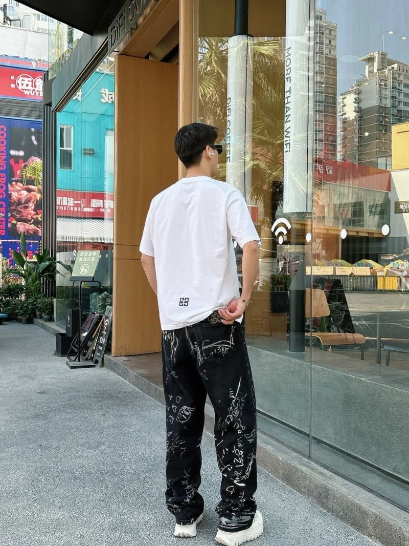 Accurate model Givenchy T-Shirts