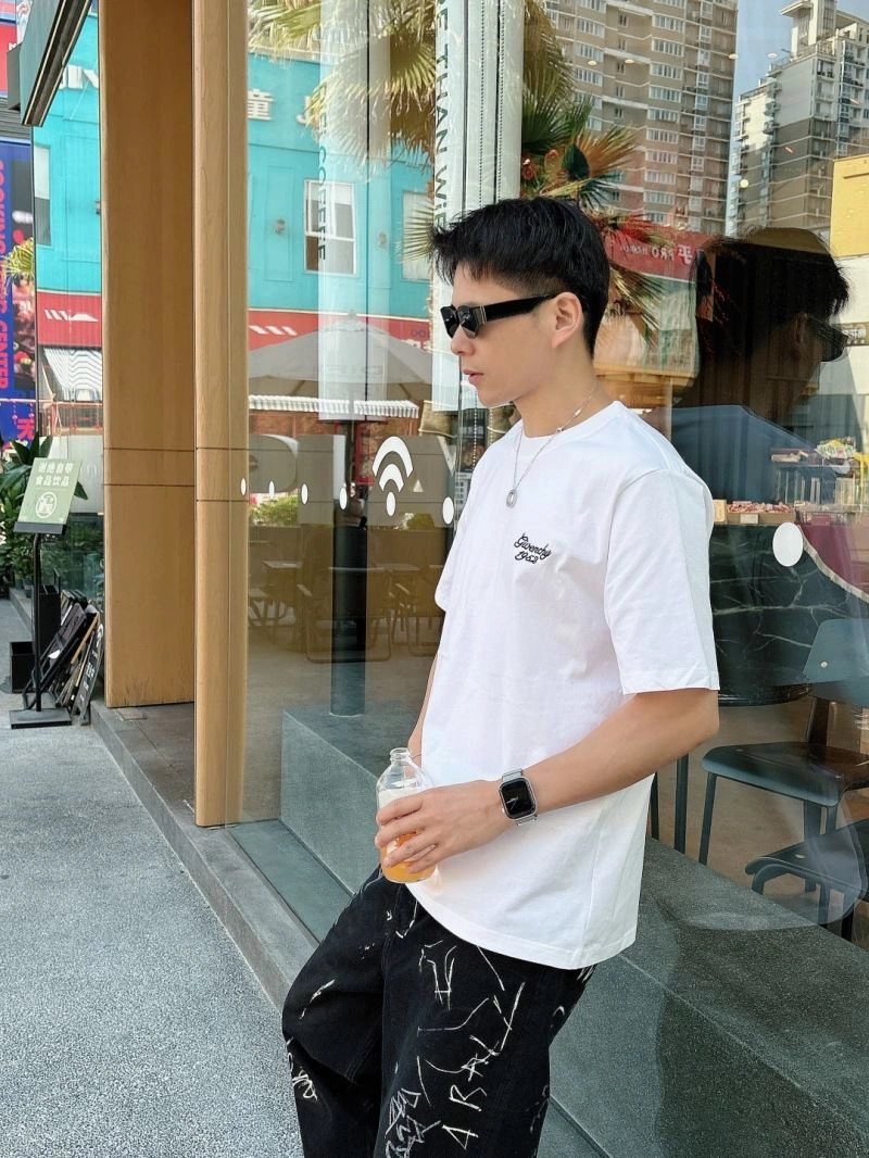 Accurate model Givenchy T-Shirts