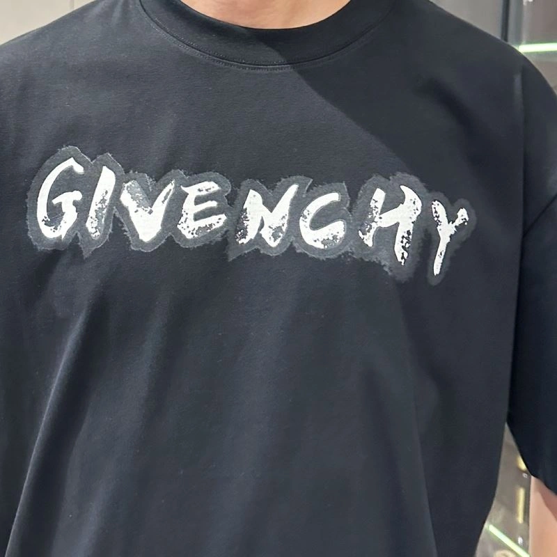Bargain Givenchy T-Shirts