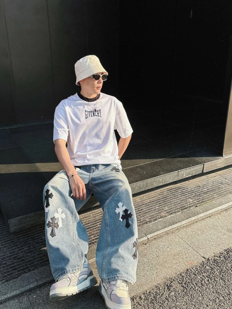 Indistinguishable Givenchy T-Shirts