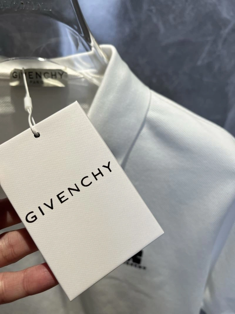 High fidelity Givenchy T-Shirts
