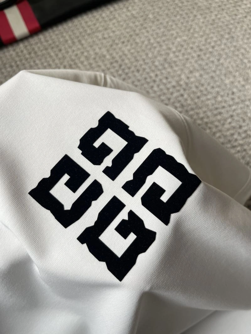 Accurate model Givenchy T-Shirts
