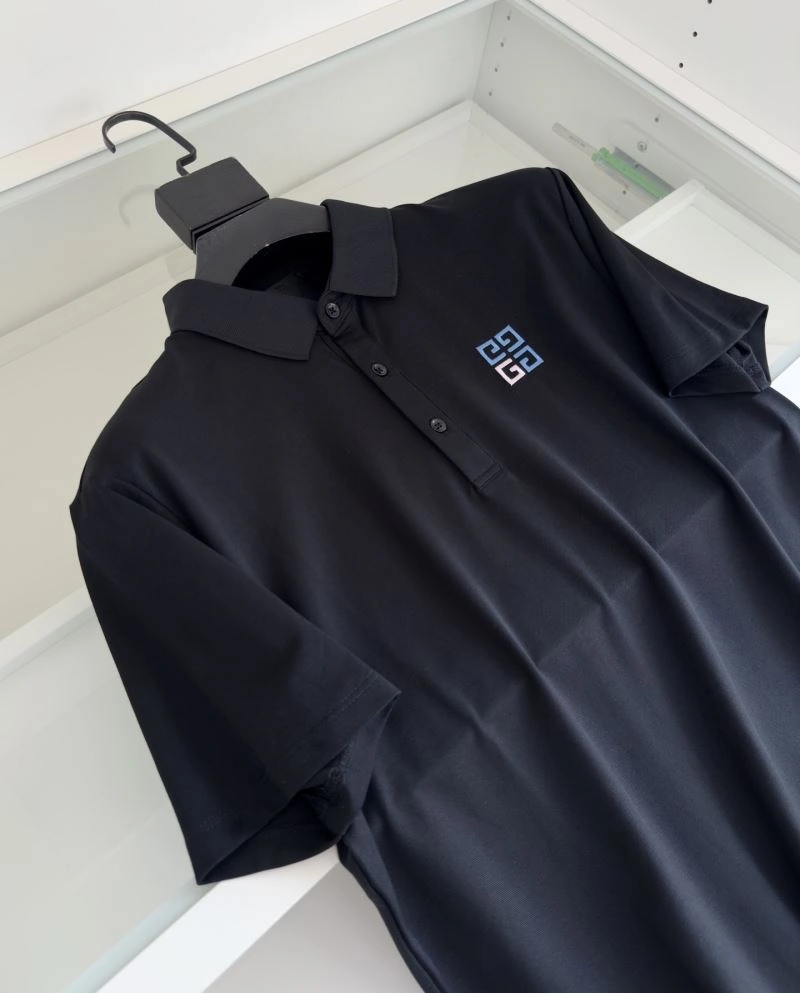 Bargain Givenchy T-Shirts