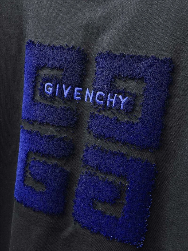 Accurate model Givenchy T-Shirts