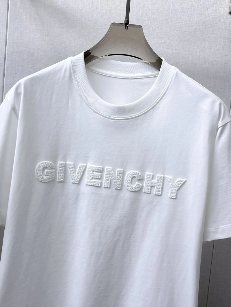 Accurate model Givenchy T-Shirts