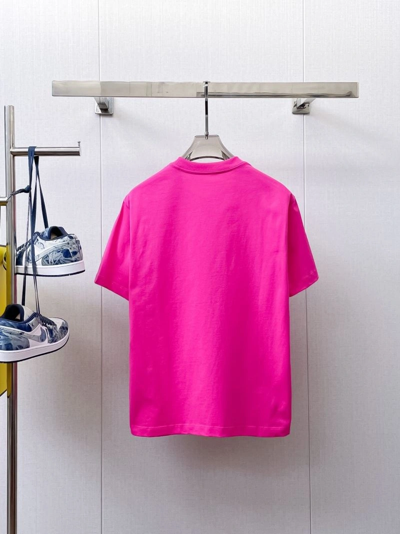 Indistinguishable Givenchy T-Shirts