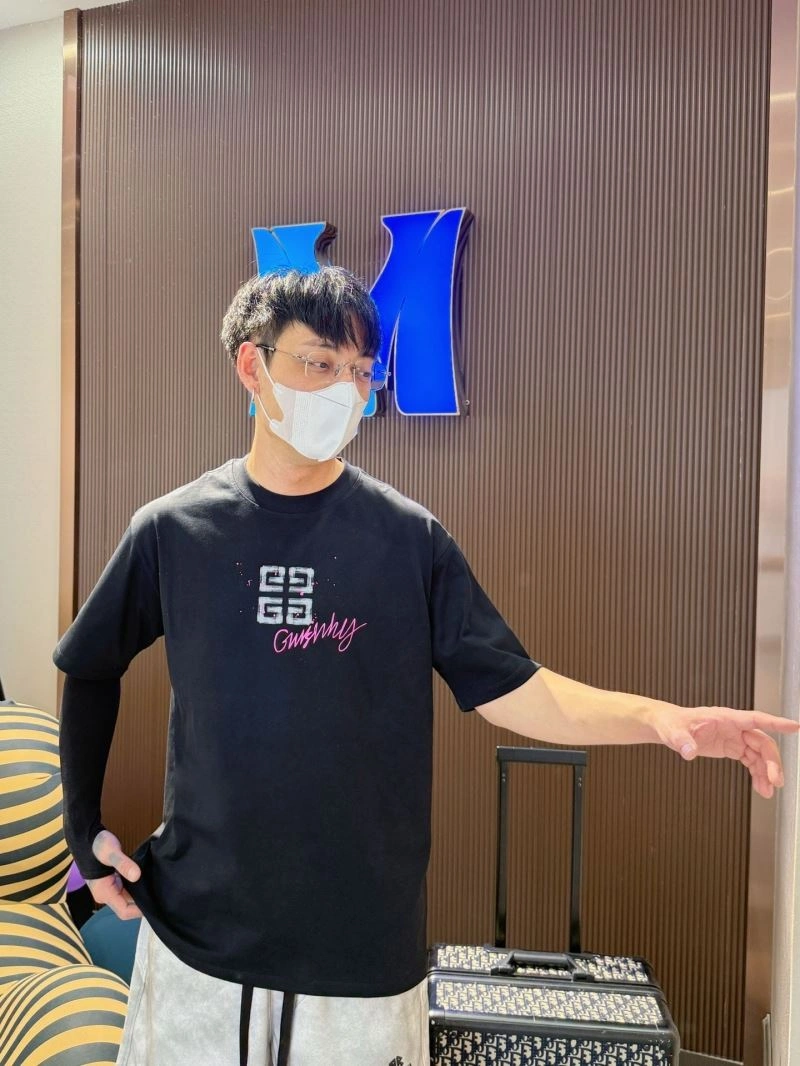 Givenchy T-Shirts