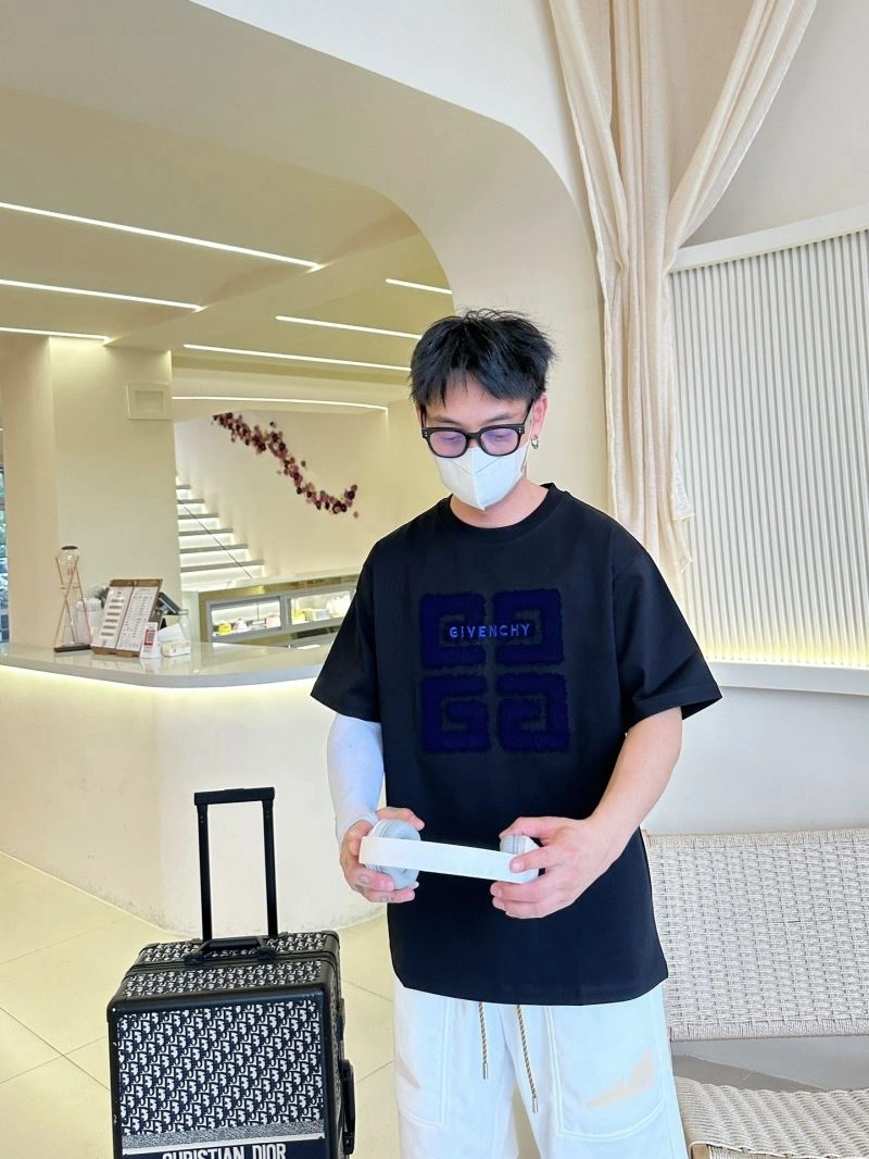 Factory-made Givenchy T-Shirts
