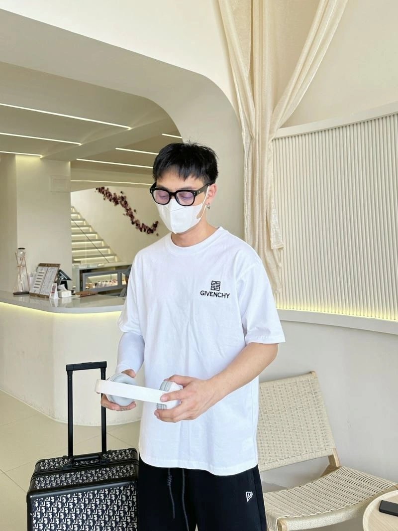 Reasonably priced Givenchy T-Shirts