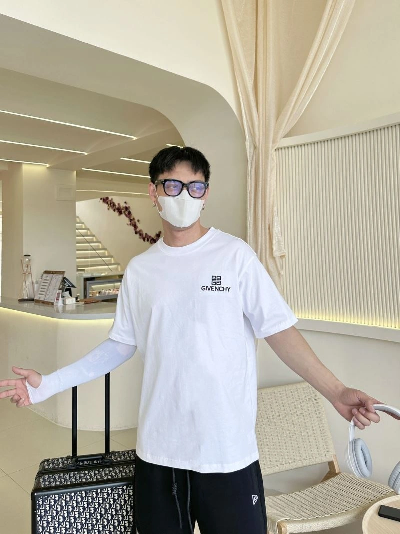Reasonably priced Givenchy T-Shirts
