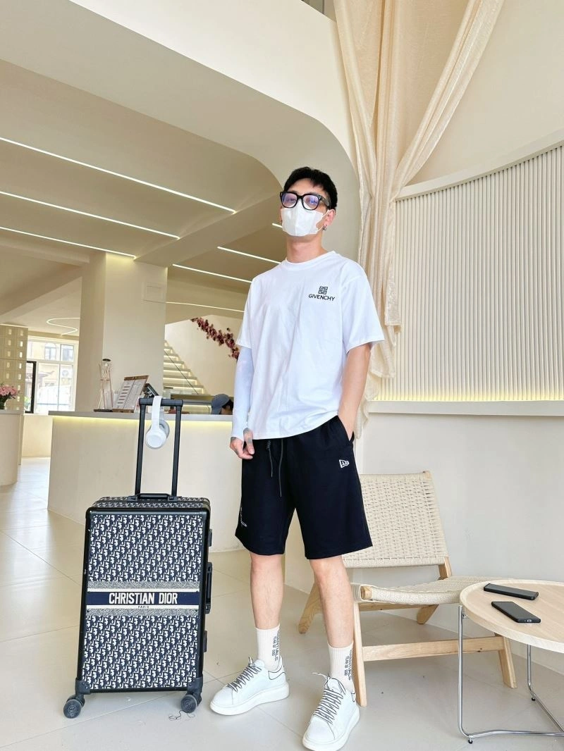 Reasonably priced Givenchy T-Shirts