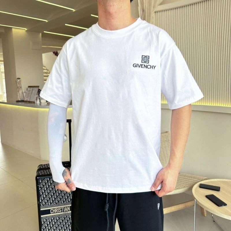 Reasonably priced Givenchy T-Shirts