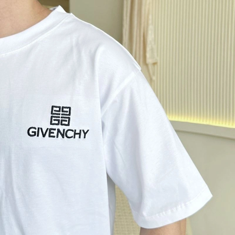 Reasonably priced Givenchy T-Shirts
