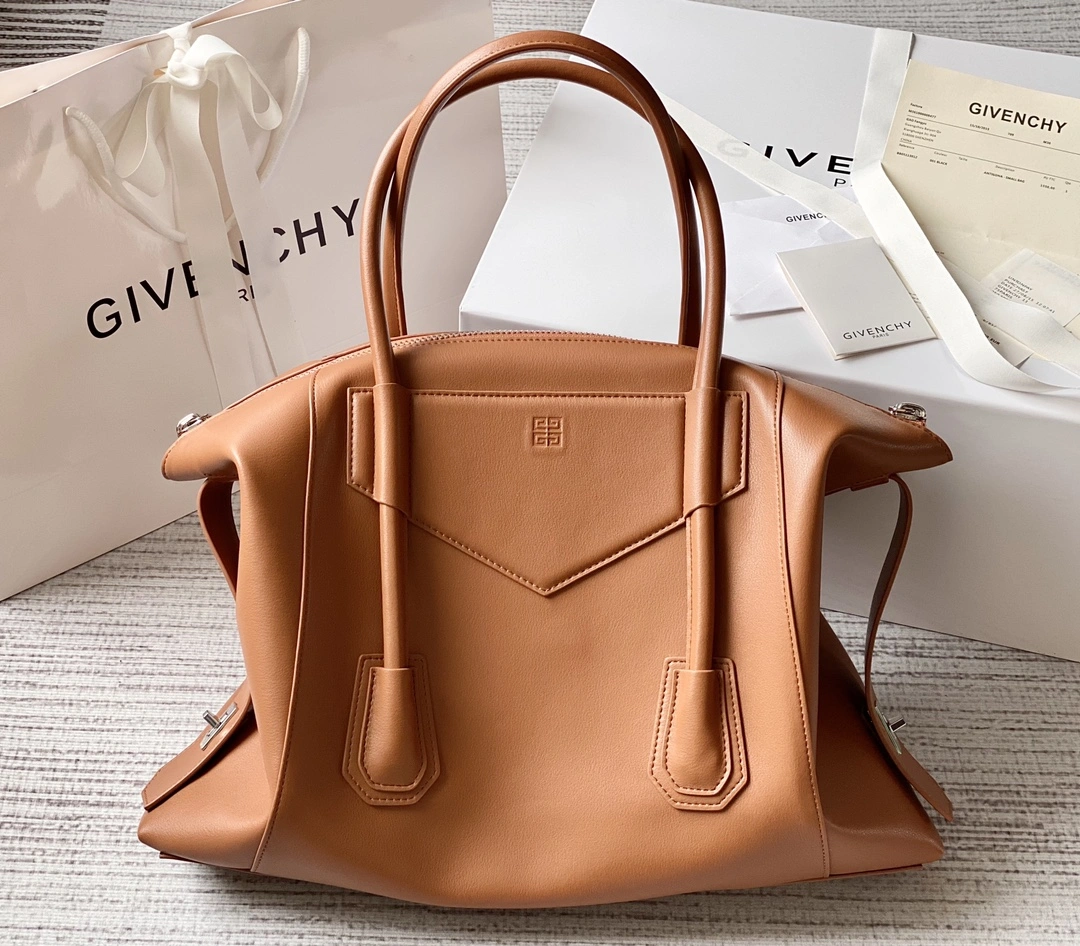 Top mirror Givenchy Top Handle Bags
