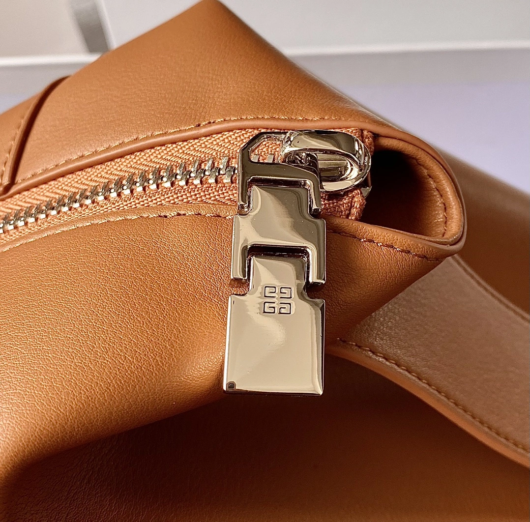 Top mirror Givenchy Top Handle Bags