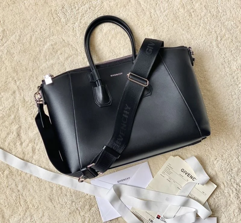 Accurate model Givenchy Top Handle Bags