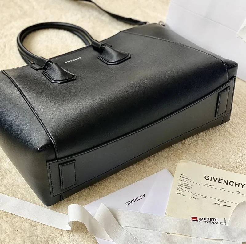 Accurate model Givenchy Top Handle Bags