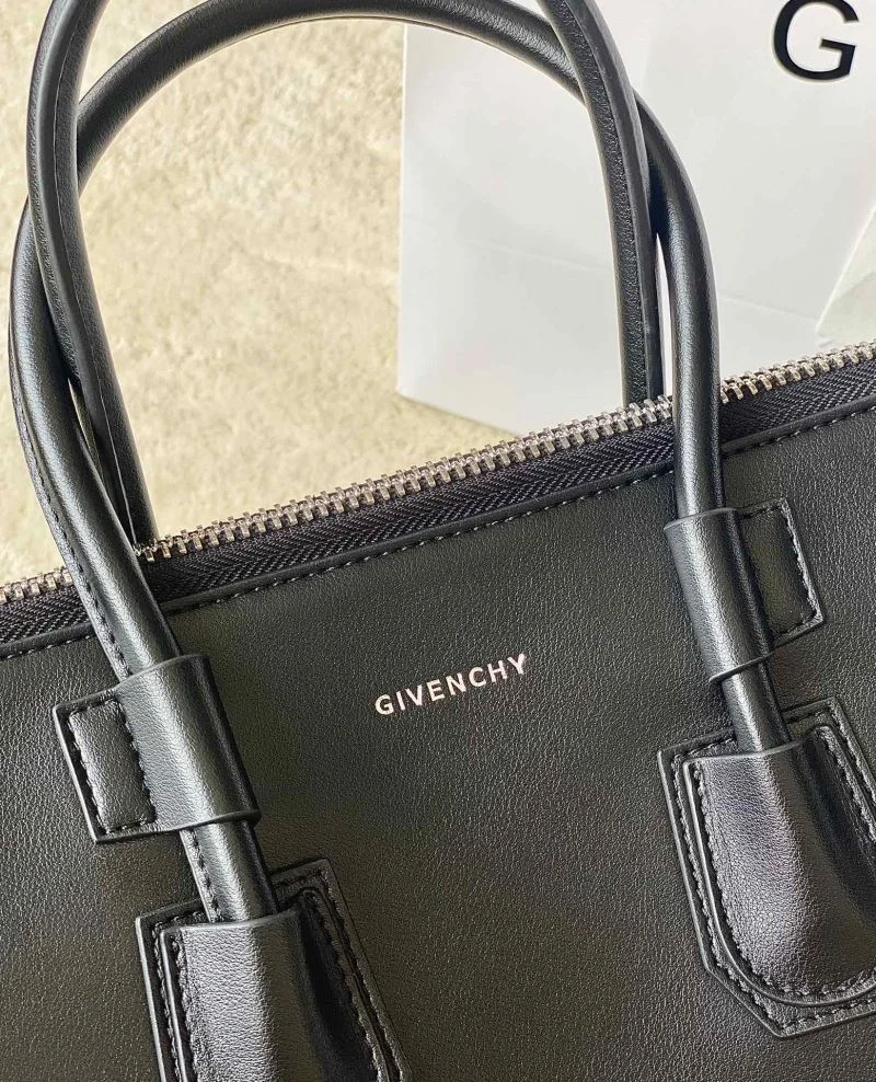 Accurate model Givenchy Top Handle Bags