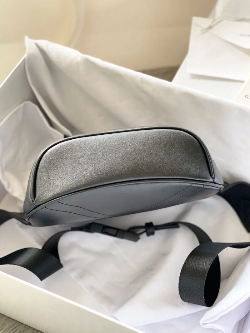 Top match Givenchy Waist Chest Packs