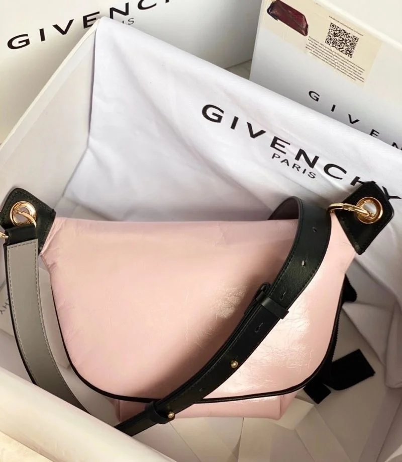 Accurate model Givenchy Waist Chest Packs
