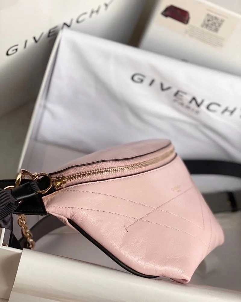 Accurate model Givenchy Waist Chest Packs