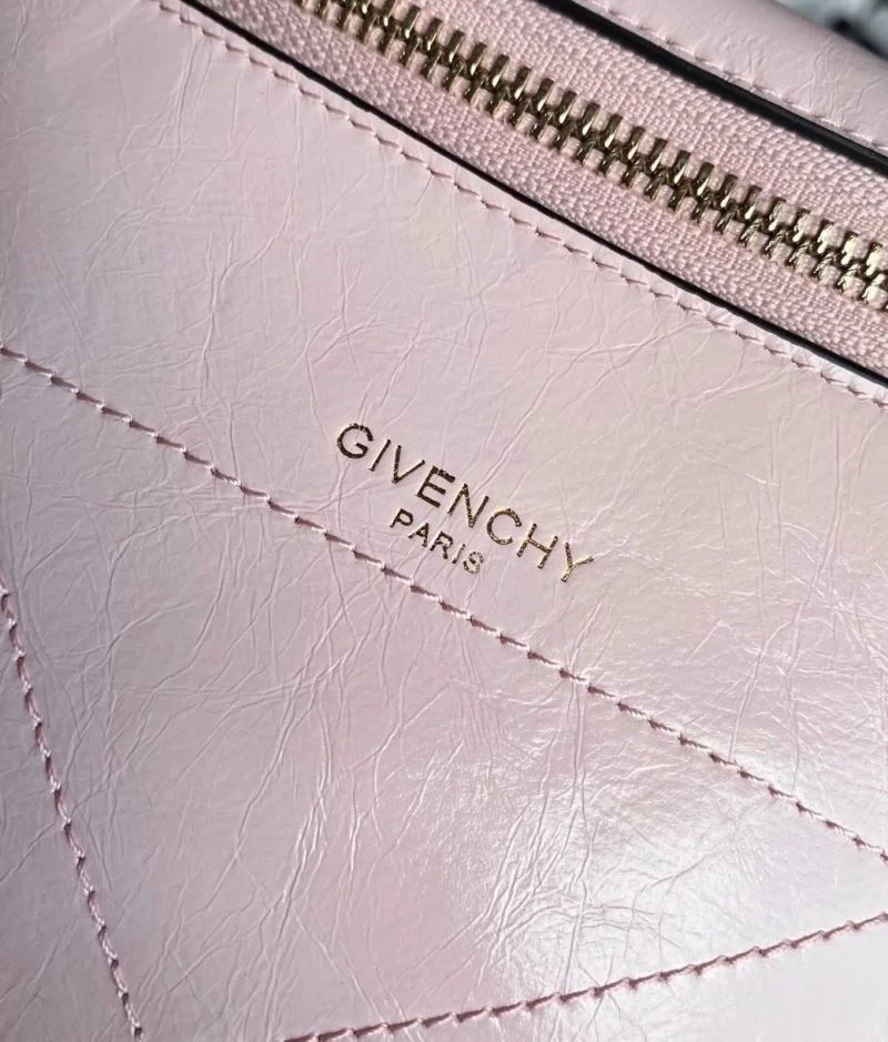 Accurate model Givenchy Waist Chest Packs