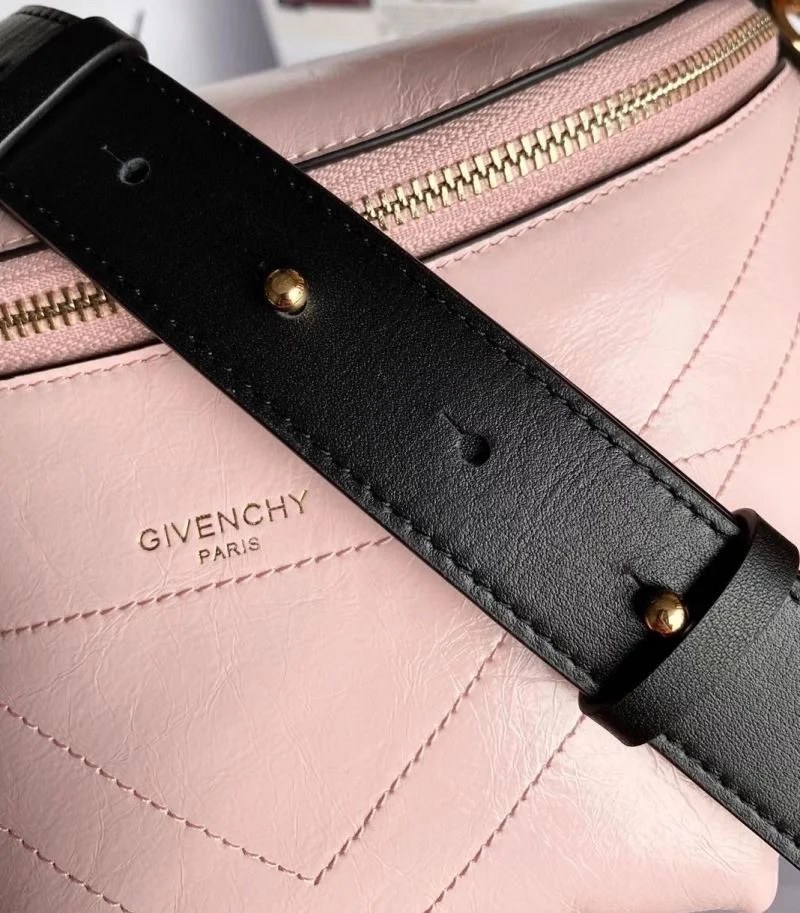 Accurate model Givenchy Waist Chest Packs