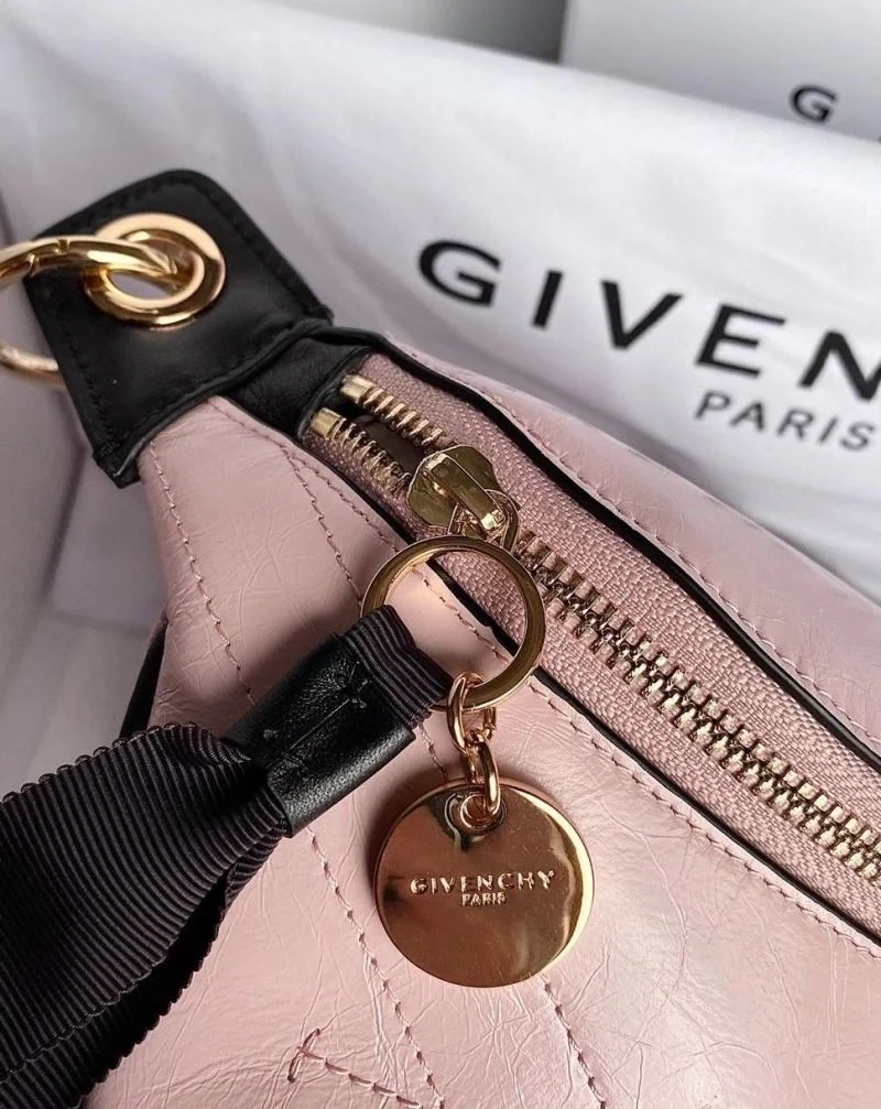 Accurate model Givenchy Waist Chest Packs