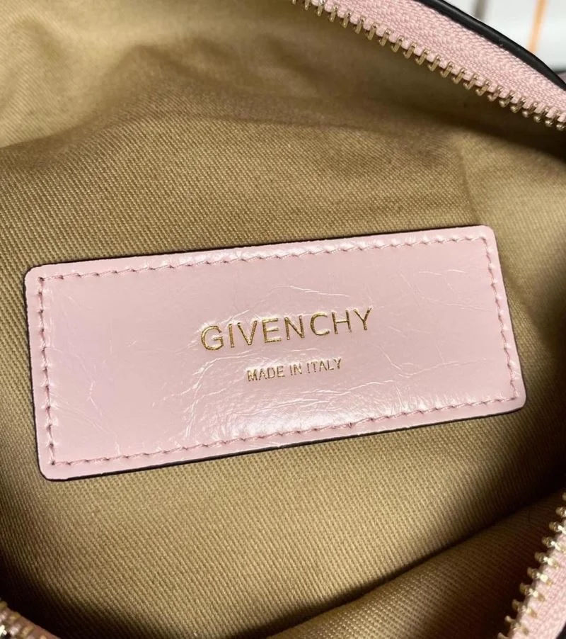 Accurate model Givenchy Waist Chest Packs