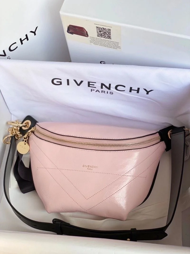 Accurate model Givenchy Waist Chest Packs
