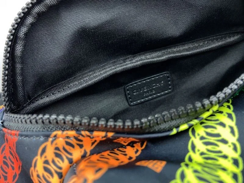 Top mirror Givenchy Waist Chest Packs