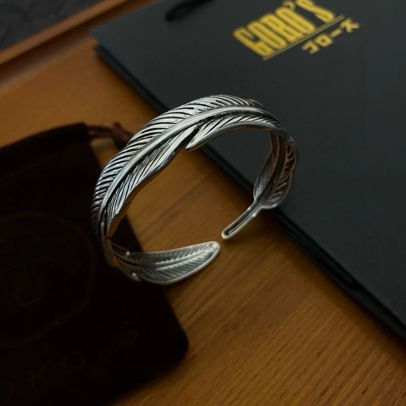 Indistinguishable Goros Bracelets