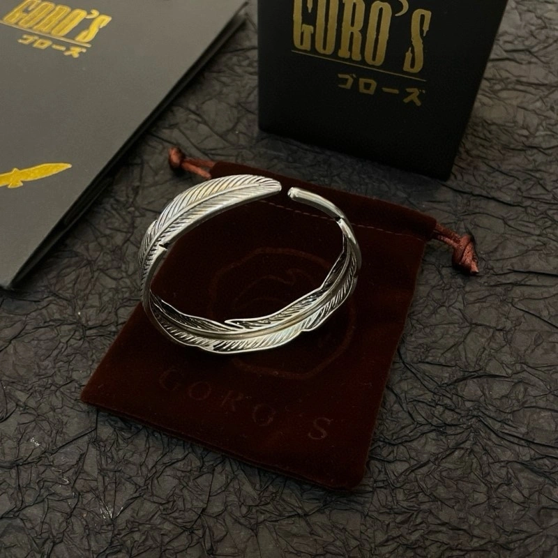 Indistinguishable Goros Bracelets