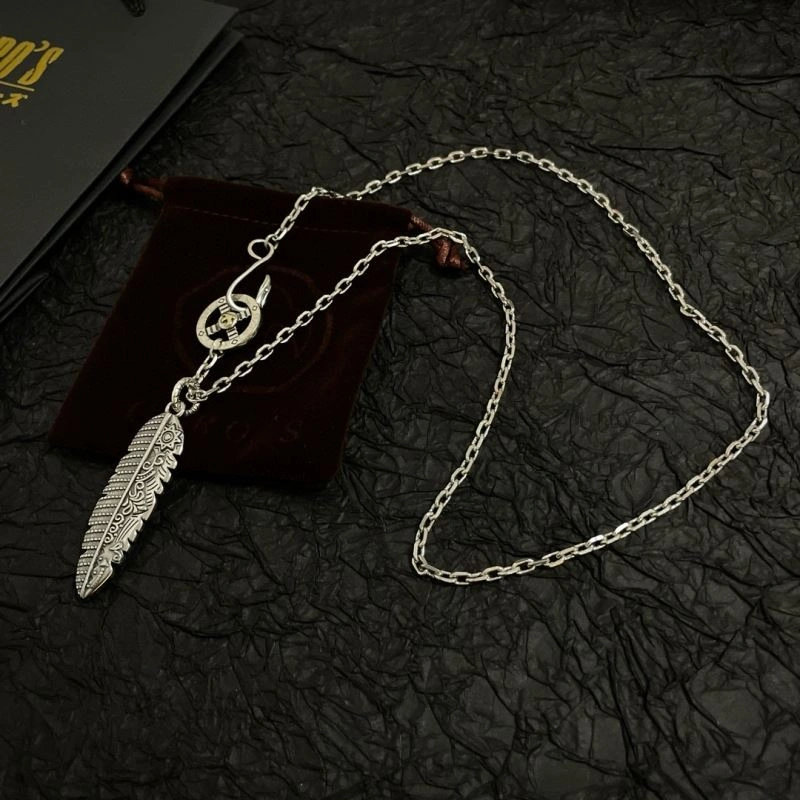Low-cost Goros Necklaces