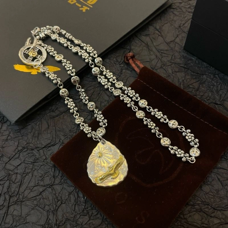 Low-cost Goros Necklaces
