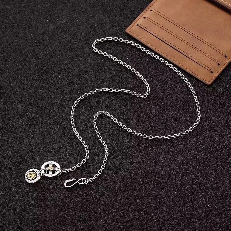 Low-cost Goros Necklaces