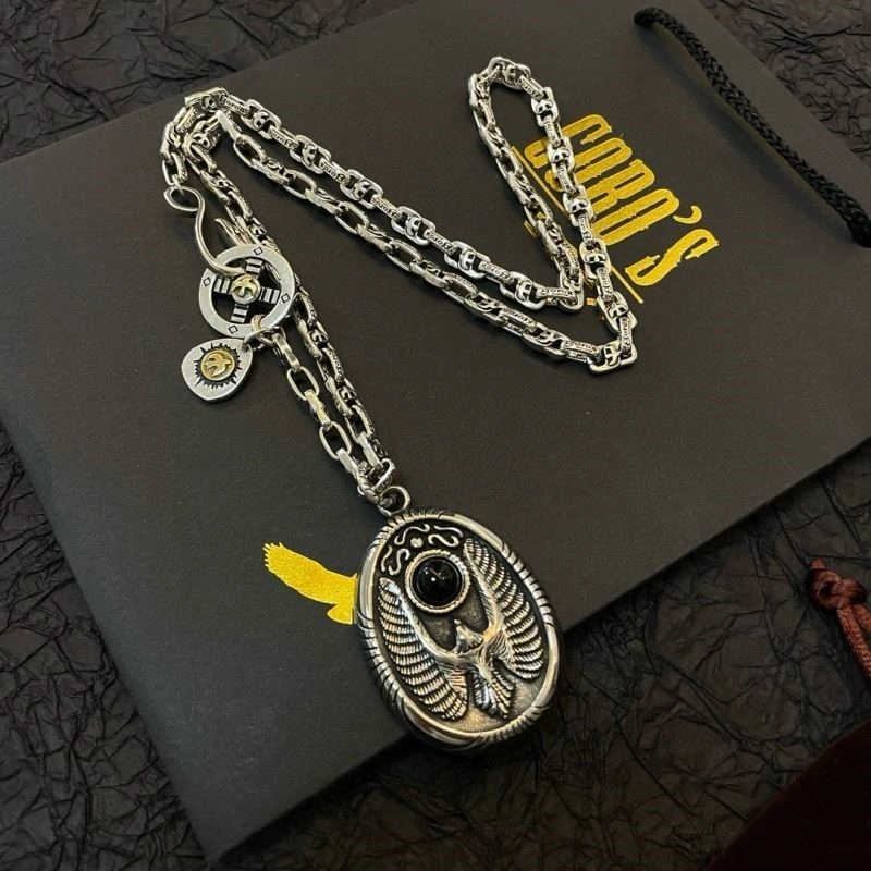 Low-cost Goros Necklaces