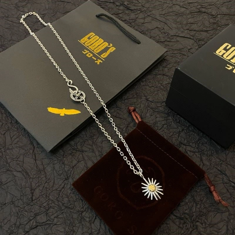 Low-cost Goros Necklaces