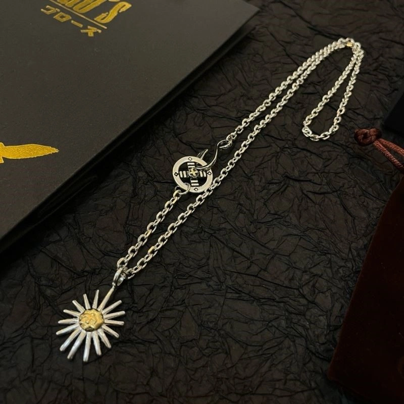 Low-cost Goros Necklaces