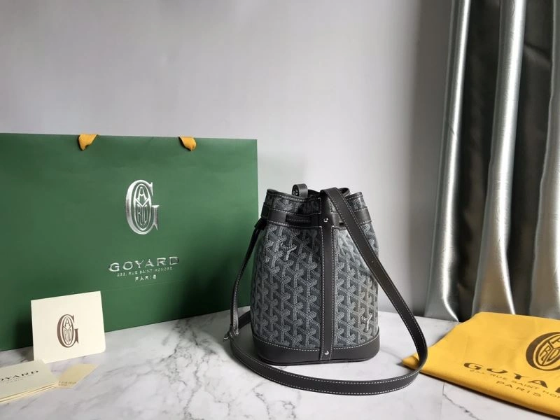 Top mirror Goyard Bucket Bags